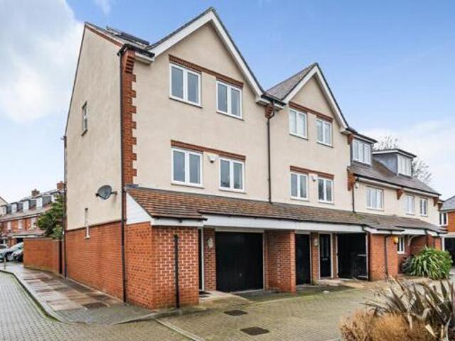 3 Bedroom Town House For Sale In Hayes