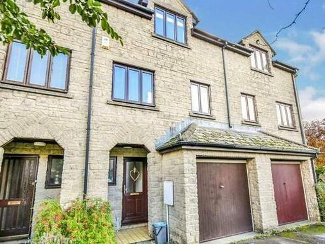 3 bedroom town house for sale in Hayfield Marshfield SN14