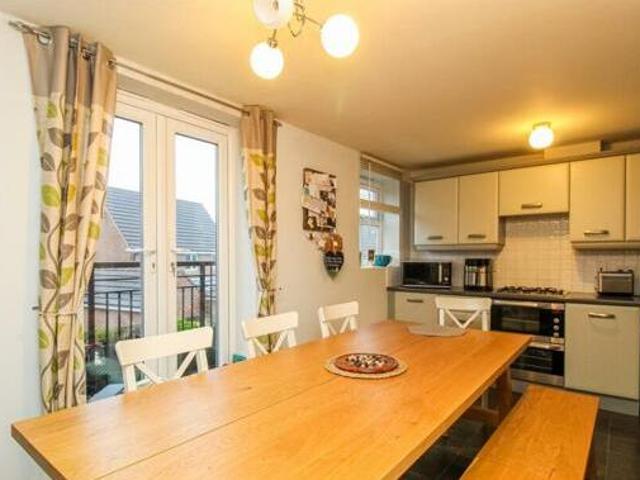 3 Bedroom Town House For Sale In Hemsworth