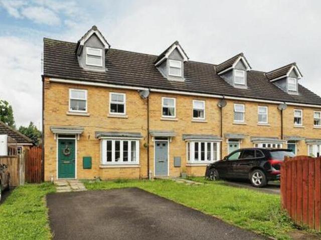 3 Bedroom Town House For Sale In Hemsworth, Pontefract