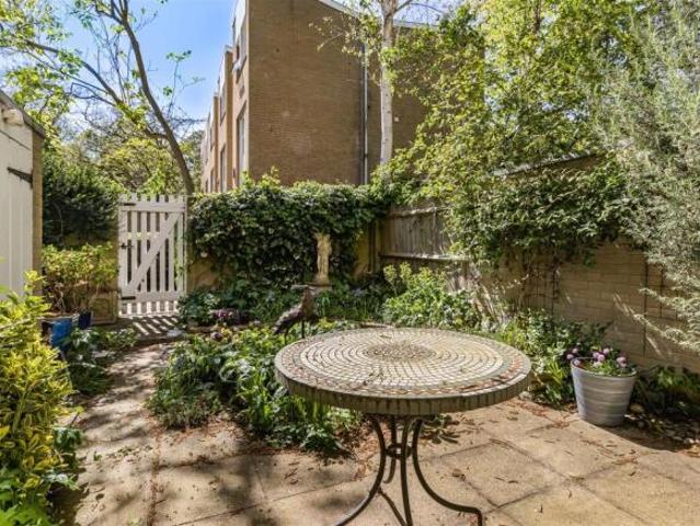 3 bedroom town house for sale in Highsett, Cambridge, CB2