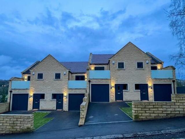 3 Bedroom Town House For Sale In Honley, Holmfirth