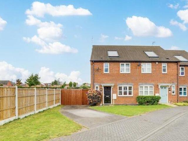3 Bedroom Town House For Sale In Hucknall, Nottinghamshire