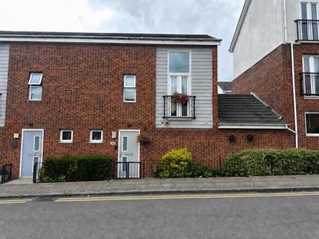 3 bedroom town house for sale in Ivy House Road, Stoke On Trent, ST1 3NU, ST1