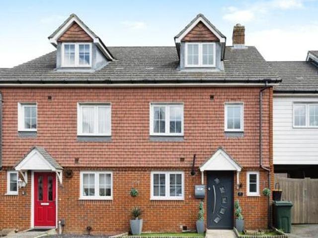 3 Bedroom Town House For Sale In Kingsnorth