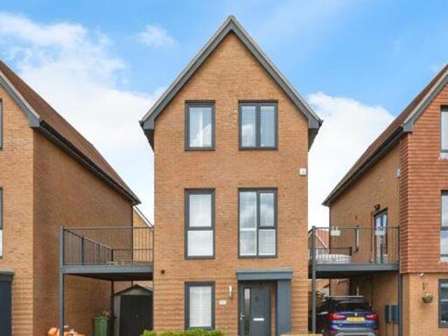 3 Bedroom Town House For Sale In Kingsnorth