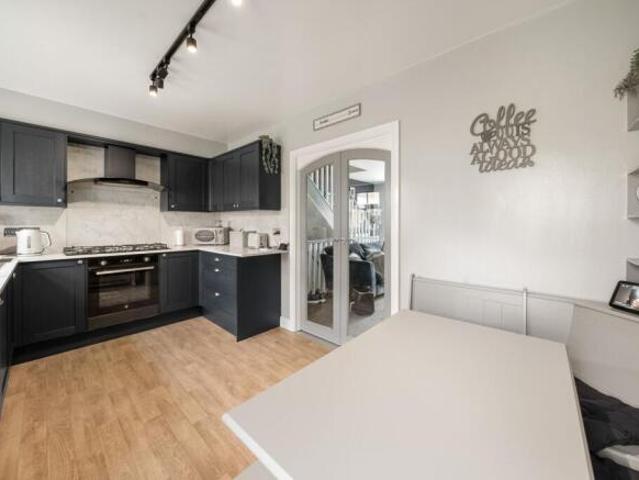 3 bedroom town house for sale in Kiln Court, Huddersfield, HD3 3GH, HD3