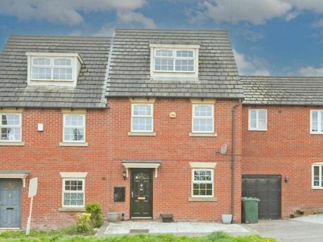 3 Bedroom Town House For Sale In Kiveton Park