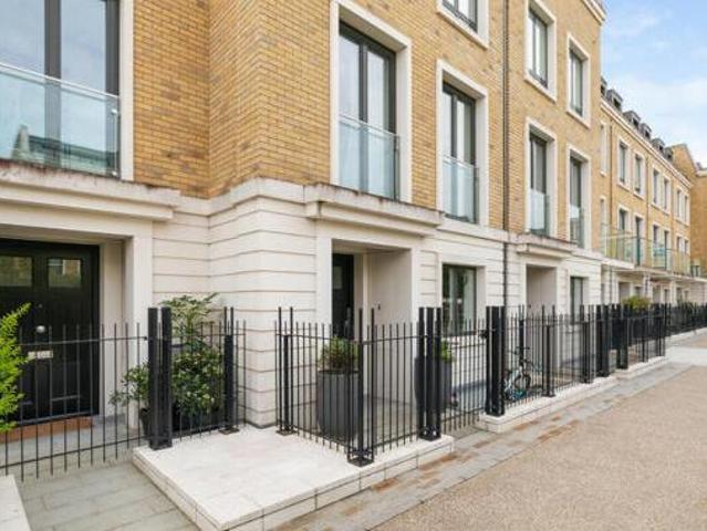 3 Bedroom Town House For Sale In London