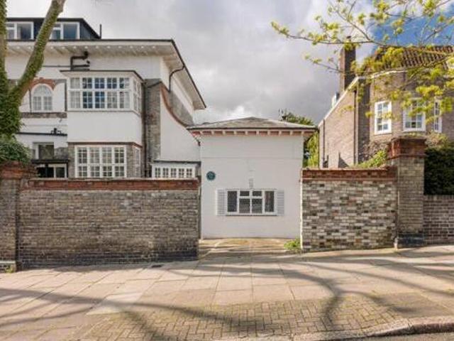 3 Bedroom Town House For Sale In London