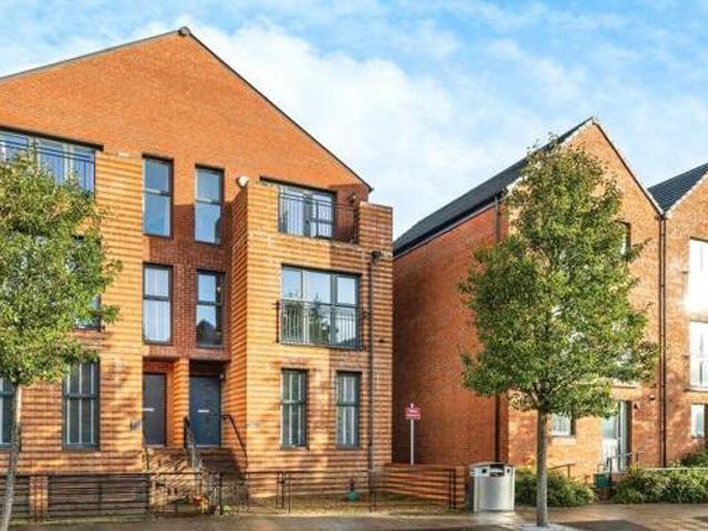 3 Bedroom Town House For Sale In Marina