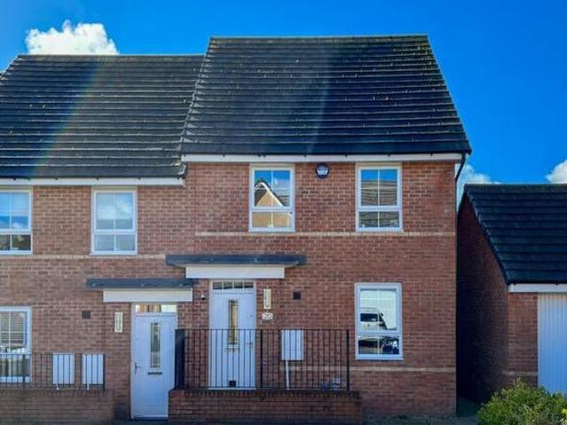 3 Bedroom Town House For Sale In Meltham, Holmfirth