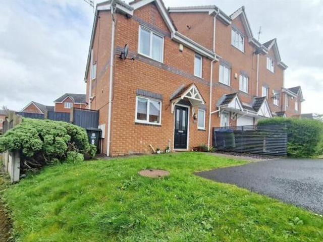 3 Bedroom Town House For Sale In Middleton, Manchester