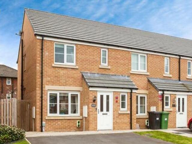 3 Bedroom Town House For Sale In Morley