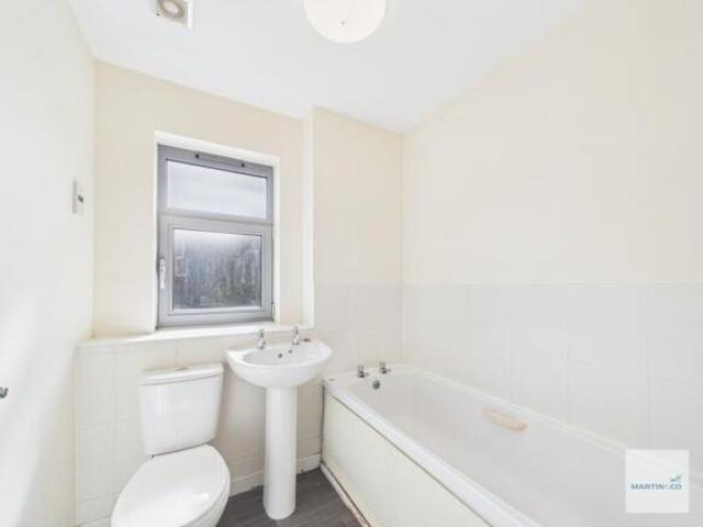 3 bedroom town house for sale in Nazareth Road, Lenton, NG7