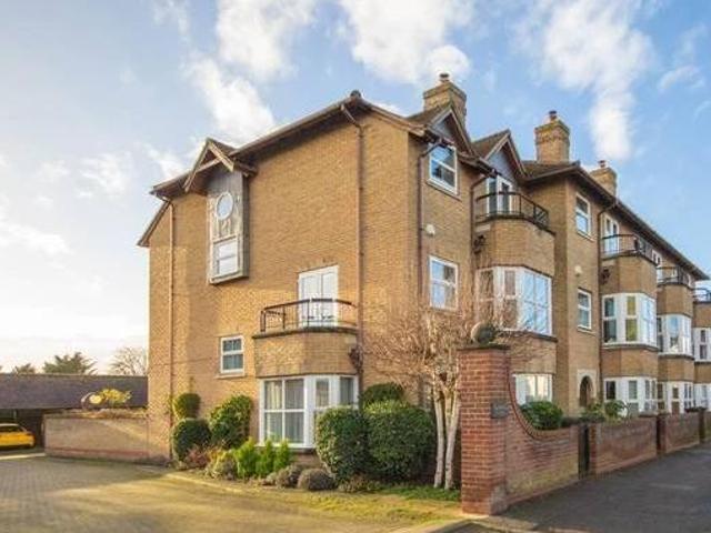 3 bedroom town house for sale in Oakfield Place Newmarket CB8