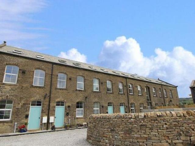3 Bedroom Town House For Sale In Oxenhope, Keighley