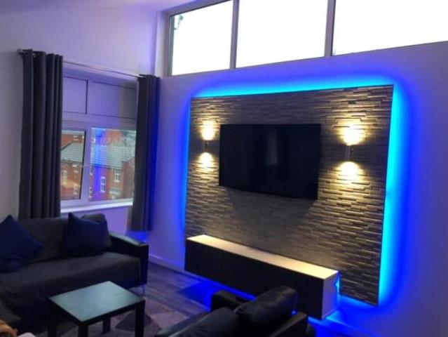 3 bedroom town house for sale in Peregrine Street, Hulme, Manchester. M15 5PZ, M15