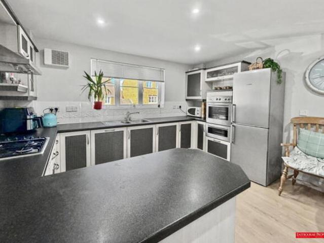 3 bedroom town house for sale in Phoenix Drive, Eastbourne, BN23 5PG, BN23