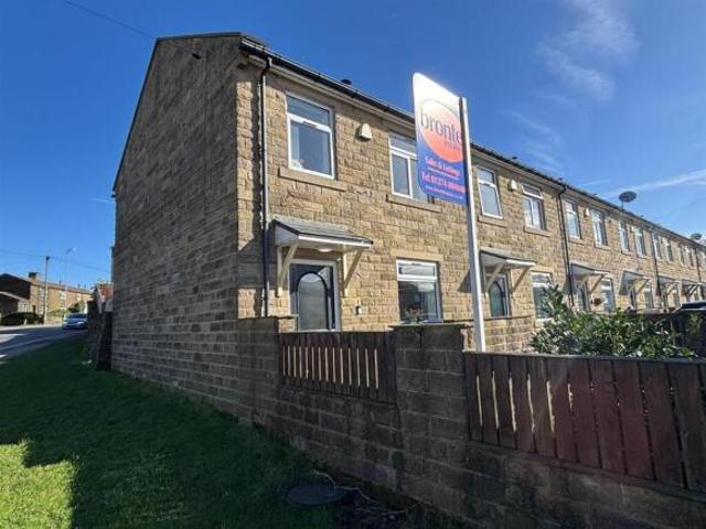 3 bedroom town house for sale in Prospect Gardens, Queensbury, Bradford, BD13