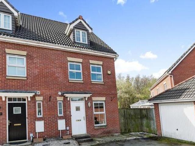 3 Bedroom Town House For Sale In Preston