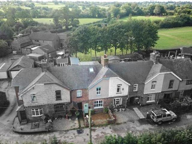 3 Bedroom Town House For Sale In Saverley Green, Stoke on trent