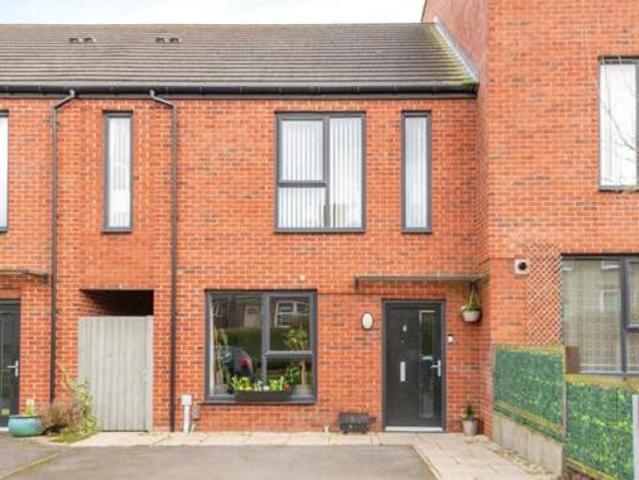 3 Bedroom Town House For Sale In Sheffield, South Yorkshire