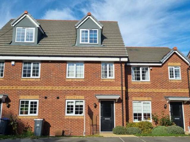 3 bedroom town house for sale in Solus Gardens Southam CV47