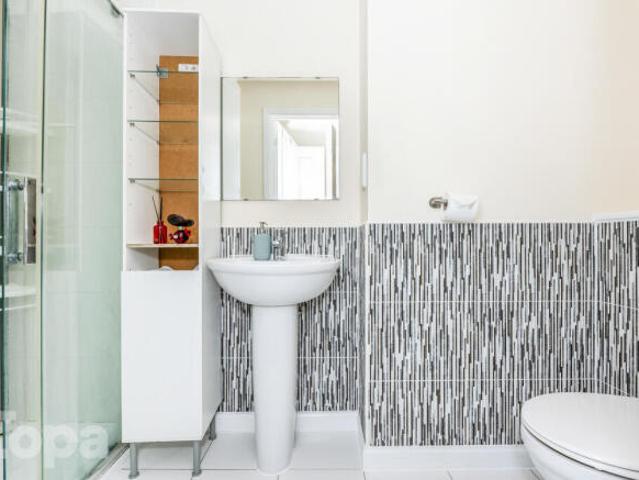 3 bedroom terraced house for sale in Southfields Green, Gravesend, DA11
