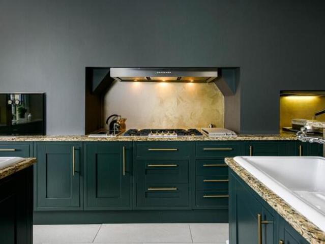 3 bedroom town house for sale in St James's Square, Bath, Somerset BA1