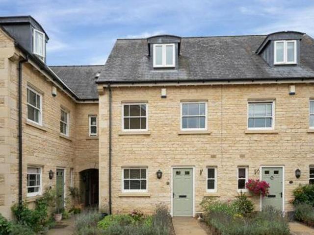 3 Bedroom Town House For Sale In Stamford