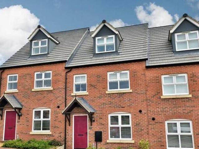 3 Bedroom Town House For Sale In Stamford