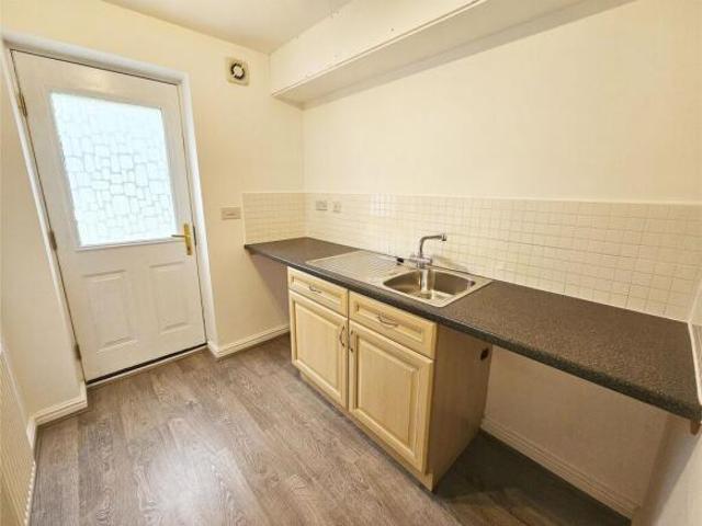 3 bedroom town house for rent in The Courtyard, Fenay Bridge, HD8