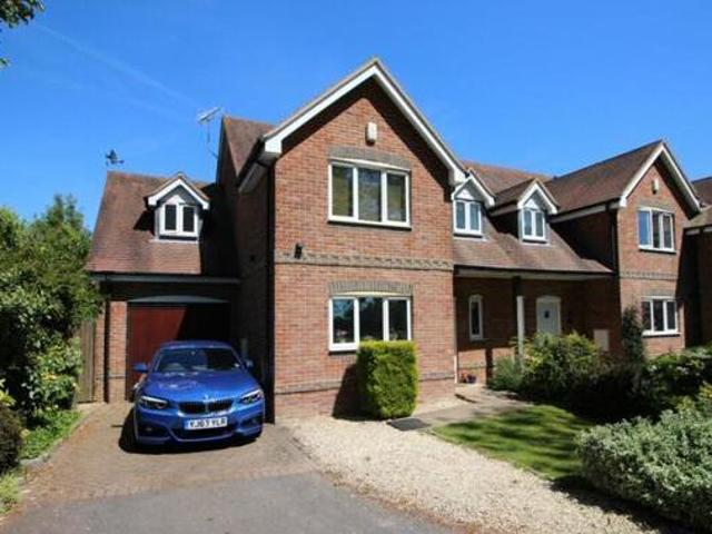 3 Bedroom Town House For Rent In Upper Basildon