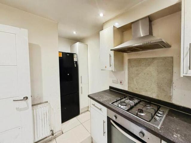 3 bedroom town house for rent in Uxbridge Road, Slough, Berkshire, SL1
