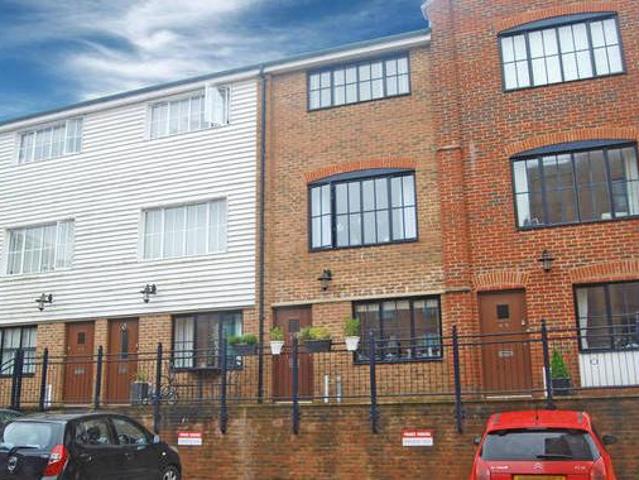 3 bedroom town house for rent in Whitefriars Wharf TN9