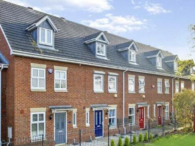 3 Bedroom Town House For Rent In Wolverton