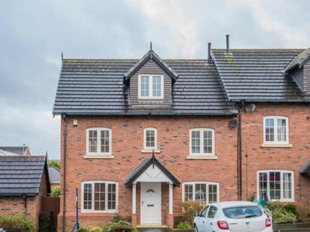 3 Bedroom Town House For Rent In Worsley