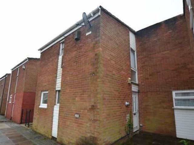 3 bedroom town house for rent in Abbeywood Skelmersdale WN8