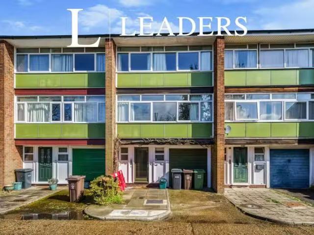 3 bedroom town house for rent in Abbots Park, AL1