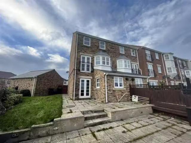 3 bedroom town house for rent in Beamish Rise, Stanley, DH9