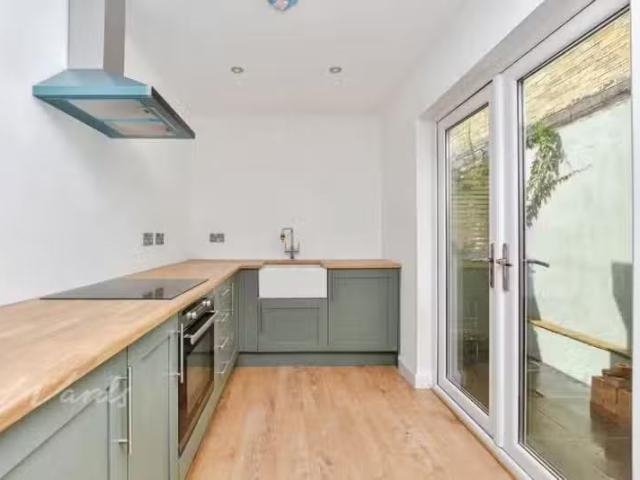 3 bedroom town house for rent in Broad Street Ramsgate CT11