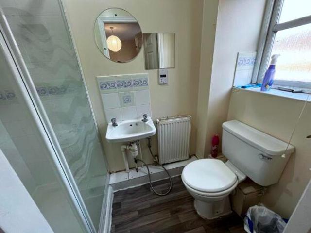 3 bedroom town house for rent in Farndale Close, Leicester, LE2