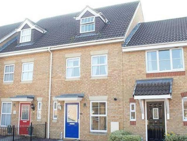 3 bedroom town house for rent in Hazel Farm SO40