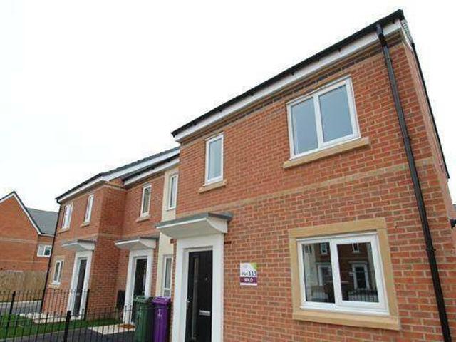 3 bedroom town house for rent in Kemp Avenue The Parks Anfield Liverpool L5
