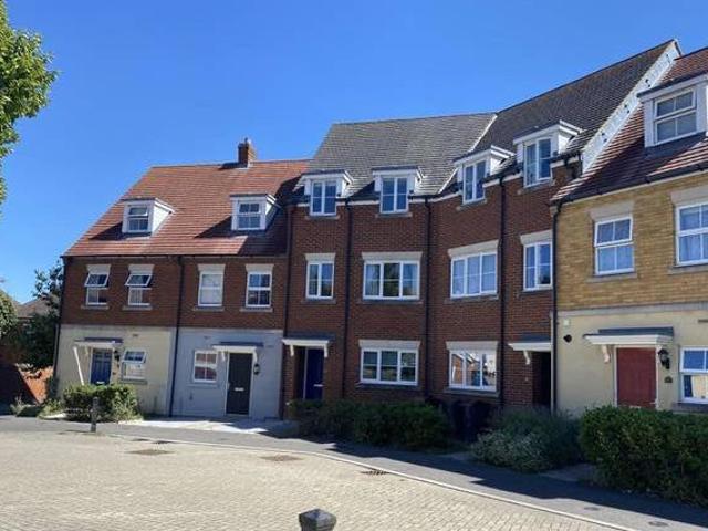 3 bedroom town house for rent in Lancaster Way ASHFORD TN23