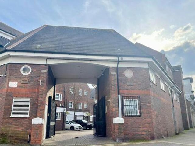 3 Bedroom Town House For Rent In London