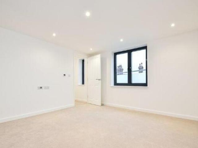 3 Bedroom Town House For Rent In London