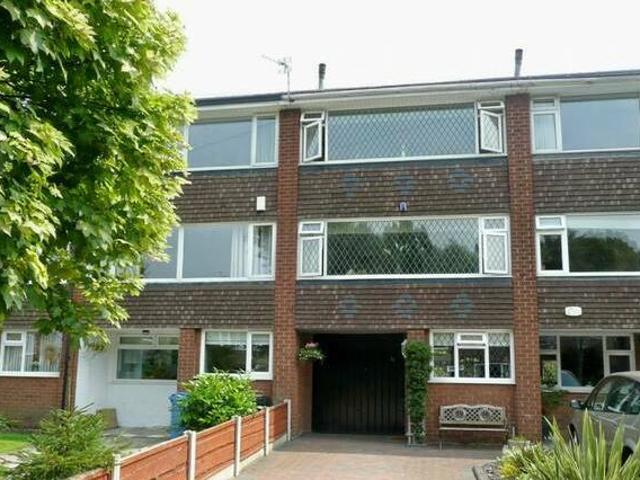 3 bedroom town house for rent in Lugano Road Bramhall SK7