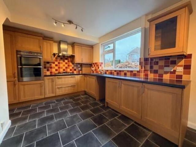 3 bedroom town house for rent in Meriden Avenue, Leeds, West Yorkshire, LS25